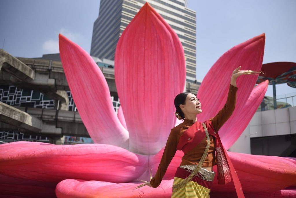 Thai Dance Workshop with Waewdao Sirisook | Alvin Ailey